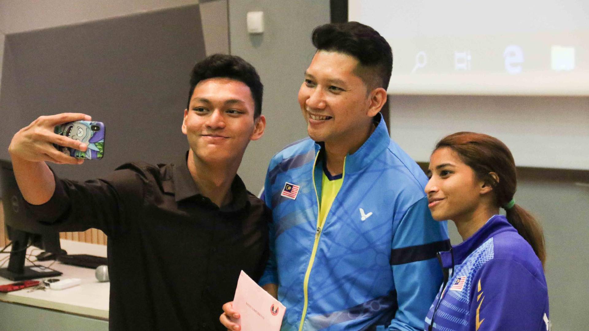 Hafiz Hashim: Hati Saya Di Tanah Air