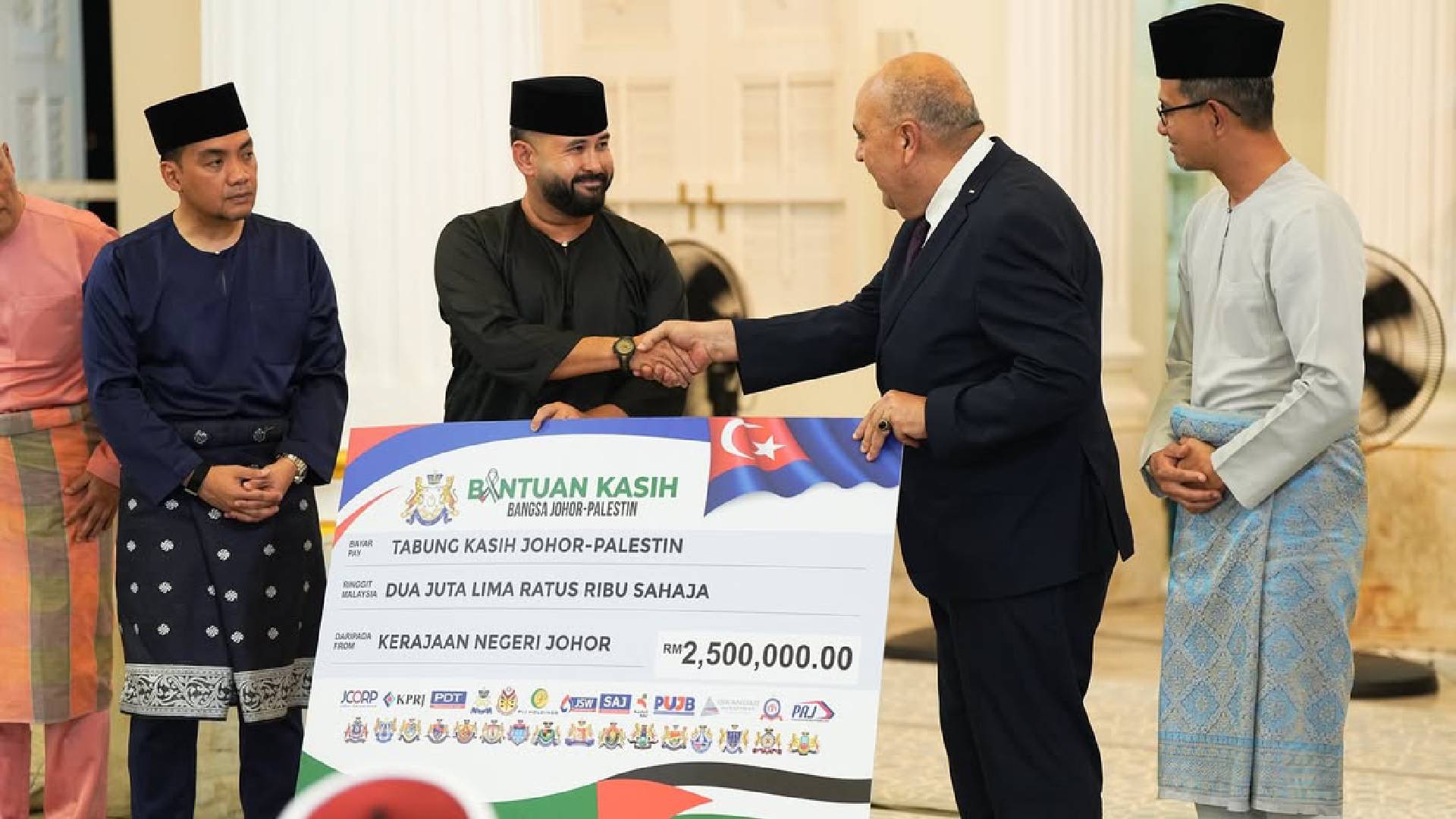 Tunku Ismail Rai & Salur Derma RM2.5 Juta Kepada Palestin