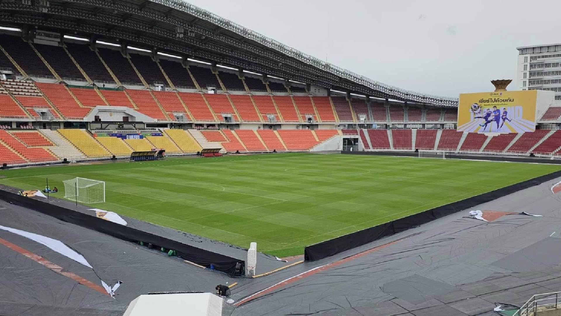 Padang Baru Stadium Rajamangala Menanti Thailand & Singapura