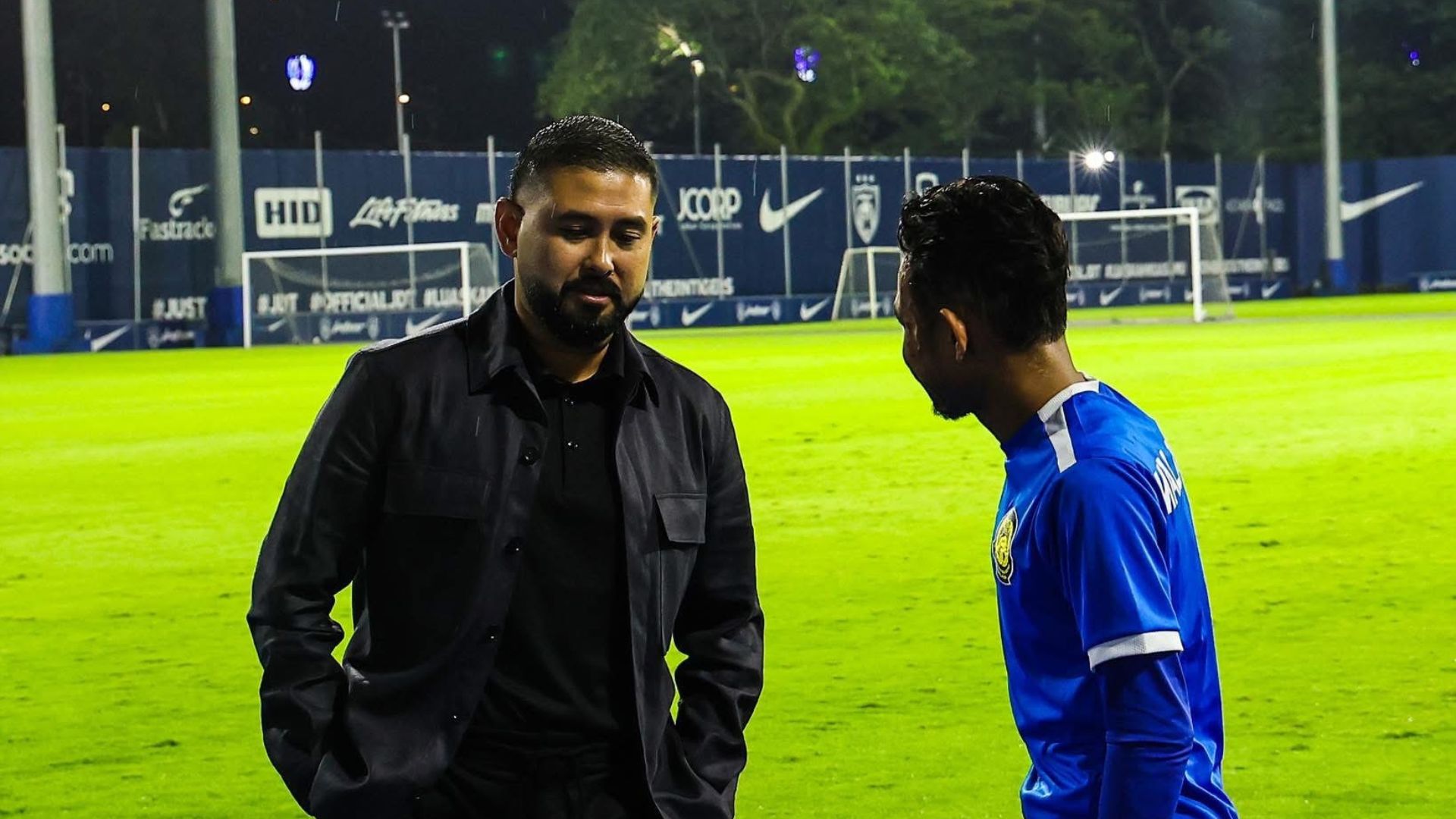 Tunku Ismail Turun Padang Bertemu Skuad Harimau Malaya