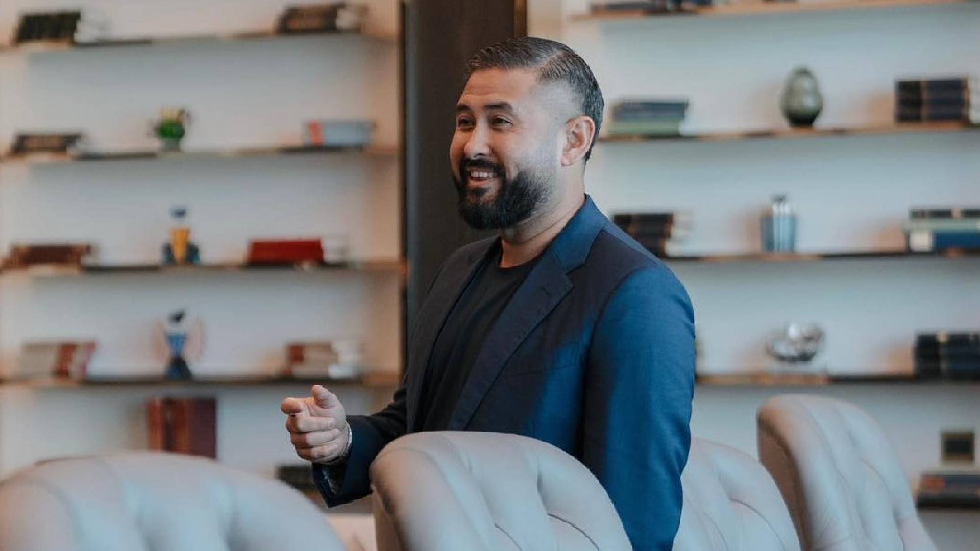 "11 Tahun Macam-Macam Alasan" - Tunku Ismail